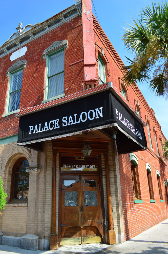 23 Under-The-Tourist-Radar Florida Dive Bars You Need to Experience ...