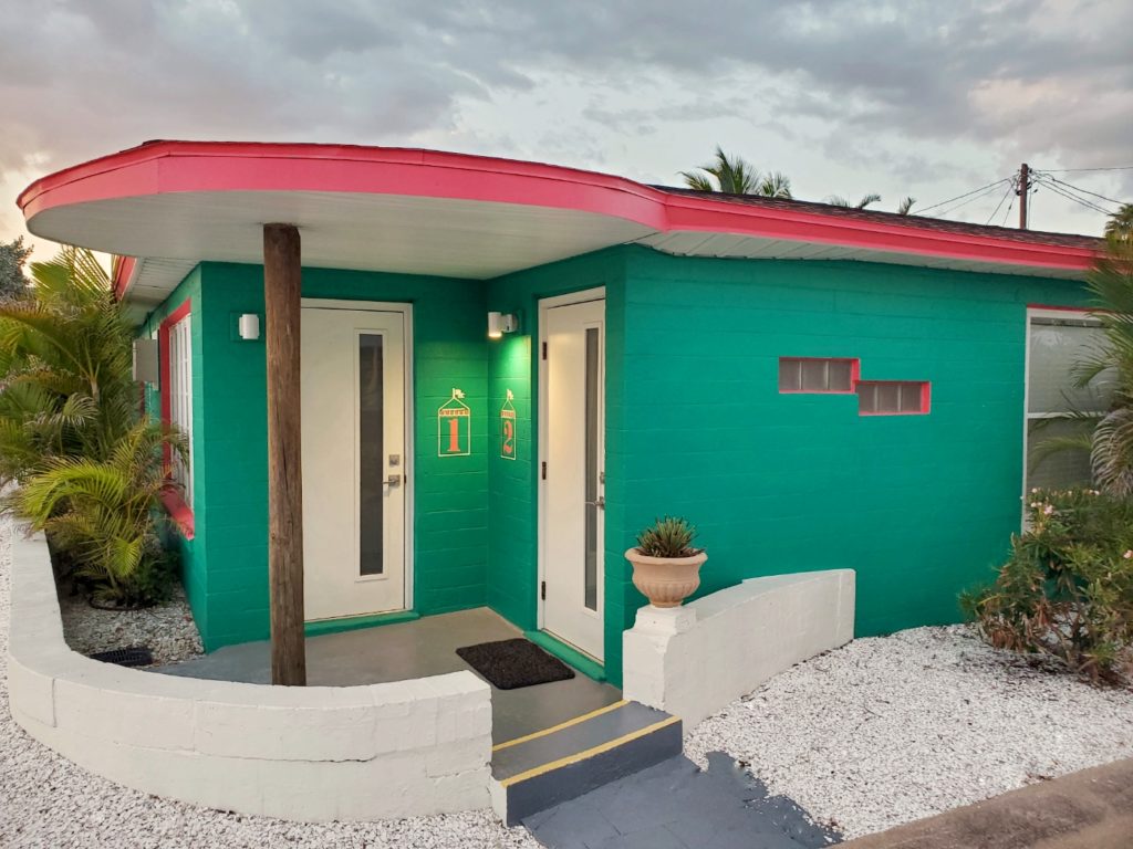 See This Midcentury Hotel's Sparkling New Transformation: Sunset Inn ...